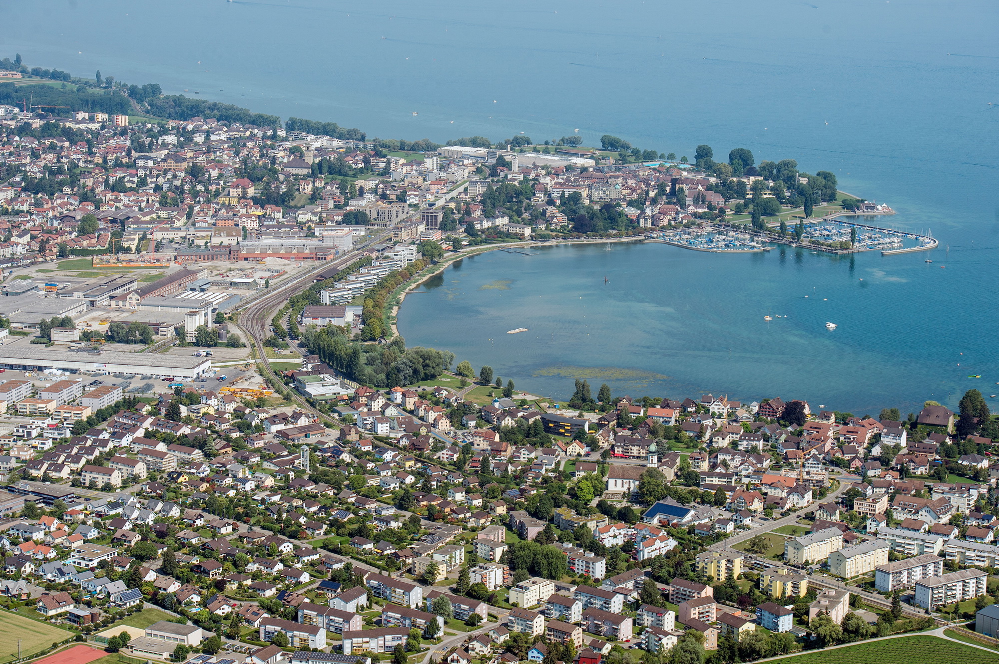 Arbon. Die Ortschaft liegt am Bodensee und ist aus touristischer Sicht ...